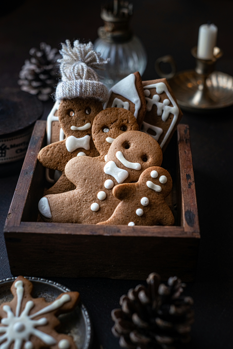 Old-Fashioned Gingerbread - A Haunted Mansion Holiday Inspired ...